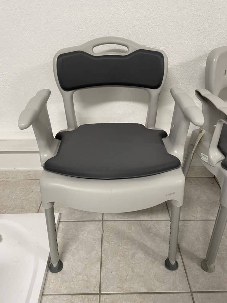 CHAISE PERCEE 3 EN 1 ETAC SWIFT COMMODE - Medigreen - Matériel Médical